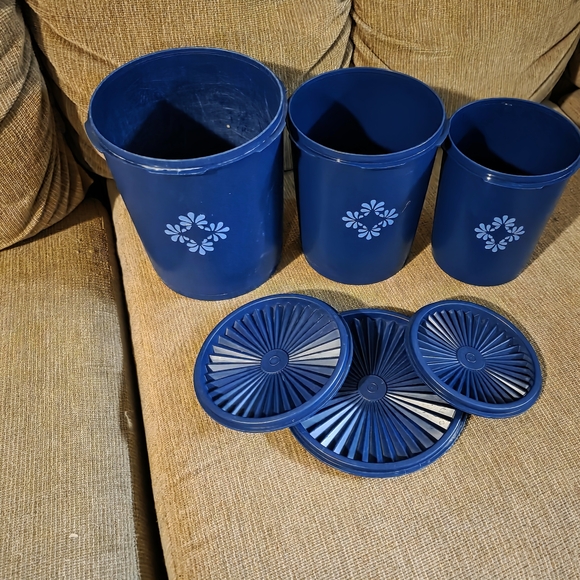 Tupperware | Kitchen | Tupperware Vintage Blue Food Storage Containers ...